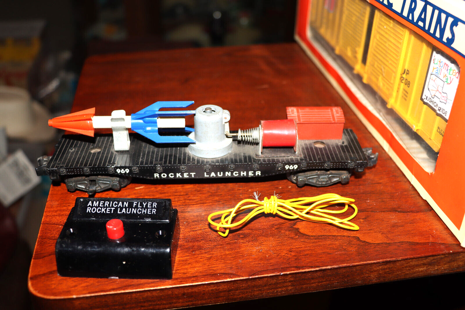 VINTAGE American Flyer 969 Rocket Launcher, Flat Car Train WITH ...