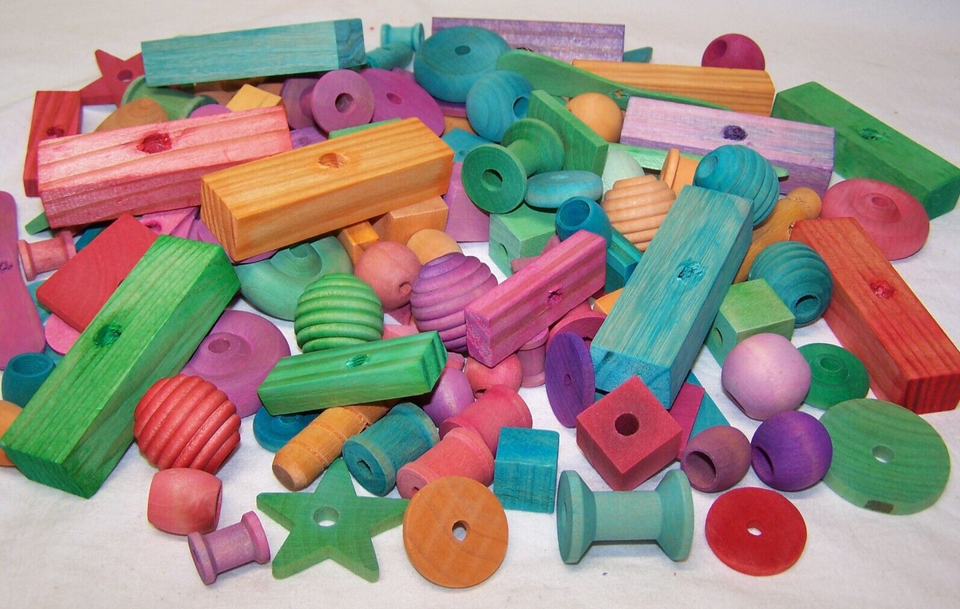 100 BIRD TOY PARTS ASSORTMENT SM TO MEDIUM PARROTS ASSORTED COLORED ...