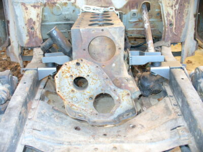 10083 235 261 MOTOR MOUNTS 1937-48 CHEVY CAR 1958-62 ENGINE SIDE MOUNT ...