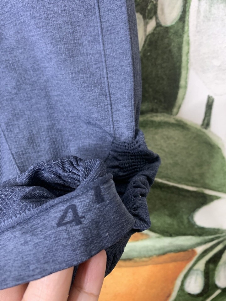 Lululemon Size 4 In The Flow Crop Leggings Blue Workout Gym | eBay