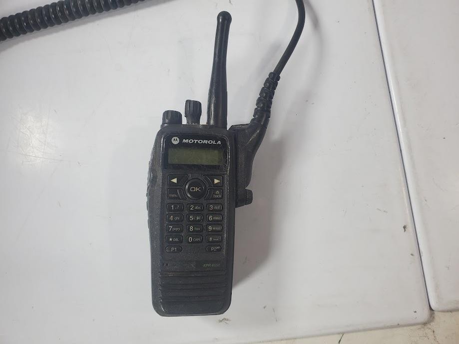 Motorola TRBO XPR6550 UHF AAH55TDH9LA1AN w/ PMMN4050A Mic, Battery ...