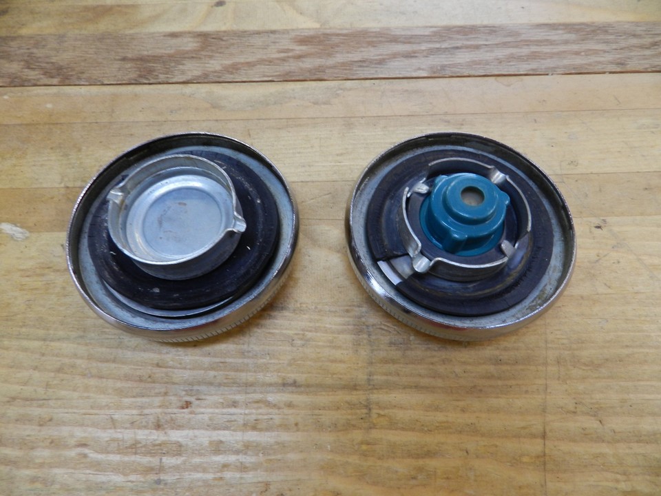 Harley Davidson p/n 61102-73 & 61111-77 73-82 Polished SS Gas Caps OEM ...
