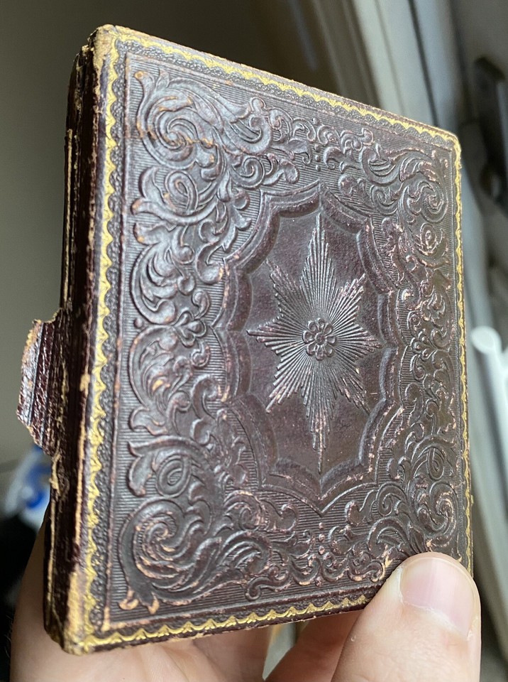 Sharp 1/6 Plate Daguerreotype Of Older Woman In Bonnet, Nice Vignette ...