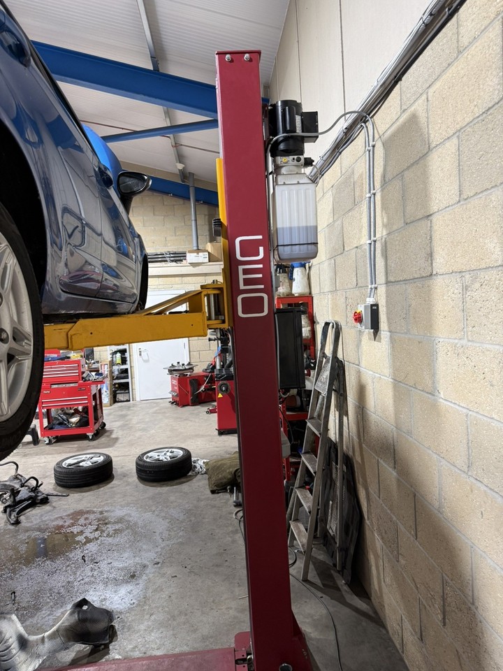 GEO-B4000ES, 2 Post car 4.0T Lift, Standard Base, Electronic Lock ...
