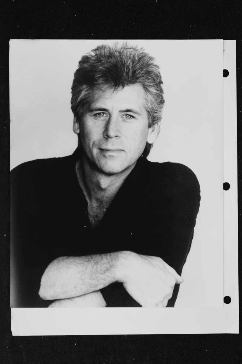 Barry Bostwick - Signed Autograph and Headshot Photo set - ROCKY HORROR ...