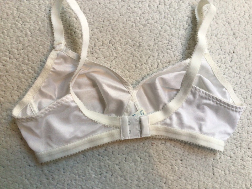Playtex Cross Your Heart Side Shaping White Bra 34C Soft Cup 767 ...