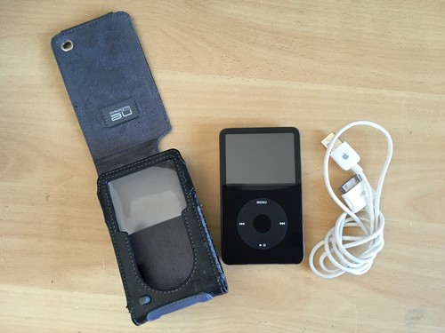 iPod Classic 5.5gen 30gb *Wolfson DAC* Super condition Just 17 hrs use ...
