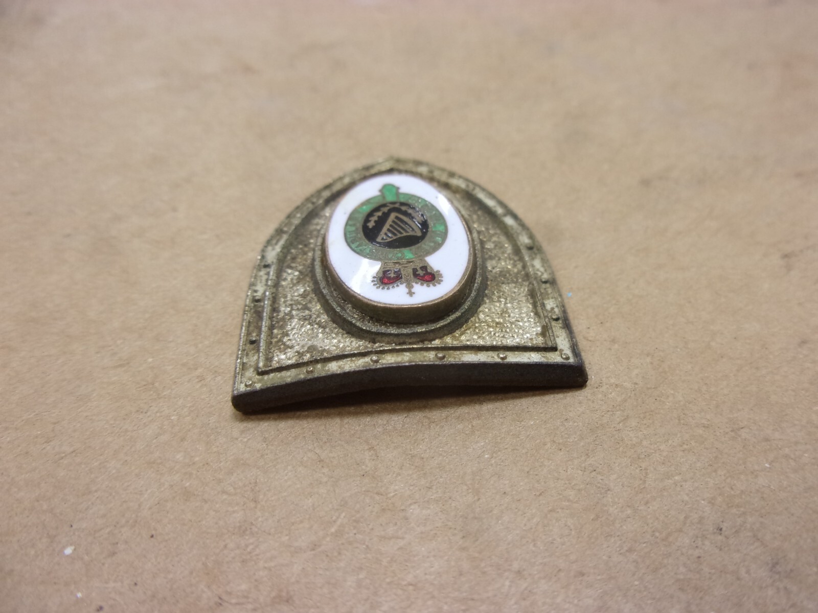 Northern Ireland RUC Royal Ulster Constabulary Irish Police Crest Pin ...