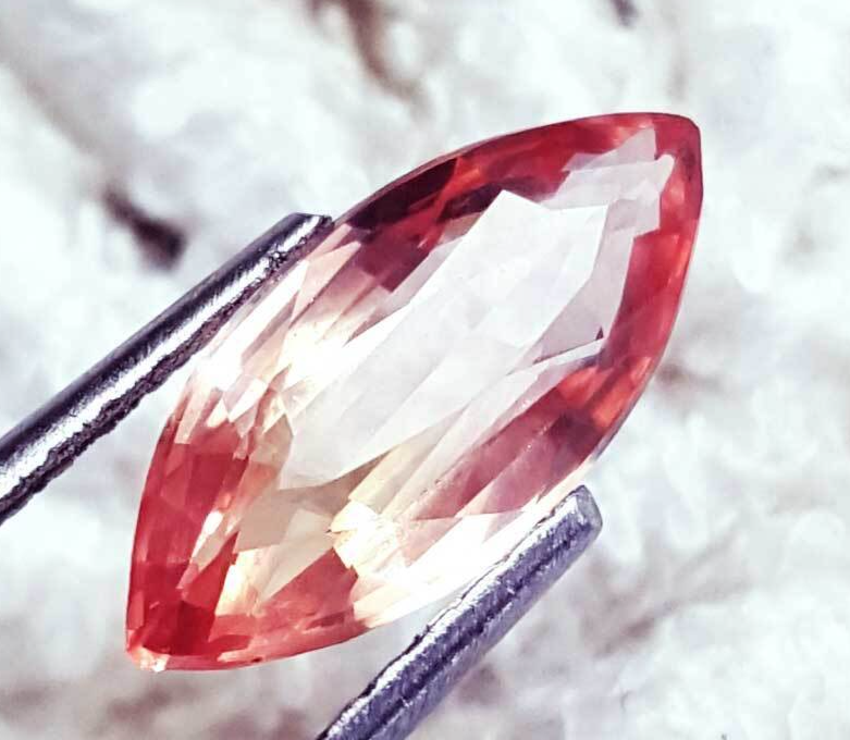 Natürlich Padparadscha Saphir 2.35 Karat Marquise Form Zertifiziert ...