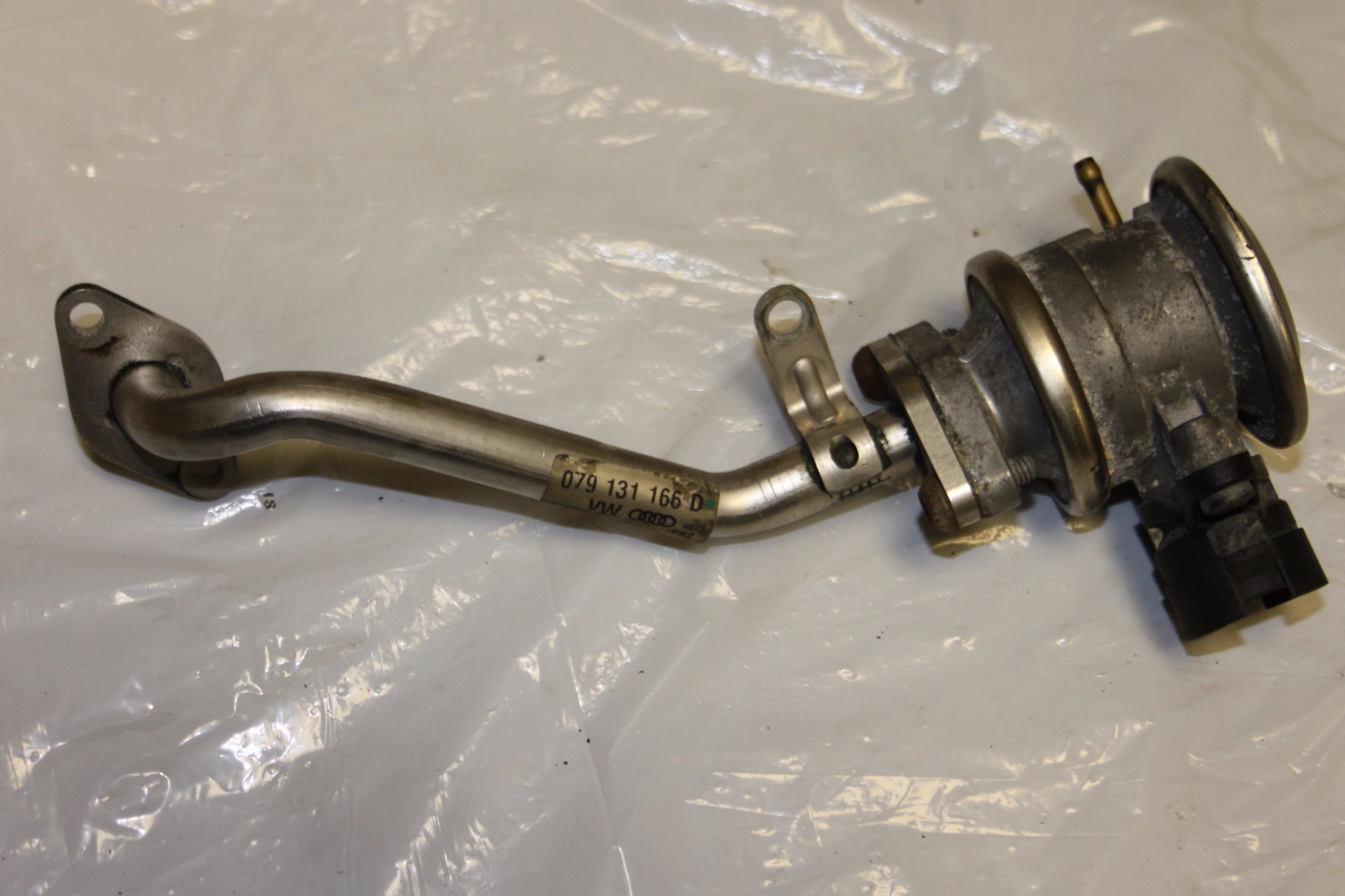 Audi RS4 BNS 4.2 V8 Combi Kombi valve 079131101F and pipe tube ...