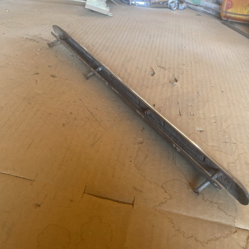 1947~1953 Chevy PU Pickup Truck Windshield Center Bar Molding & Trim ...