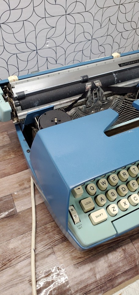 Vintage Smith Corona Sky Blue Coronet Automatic 12 Electric Typewriter ...