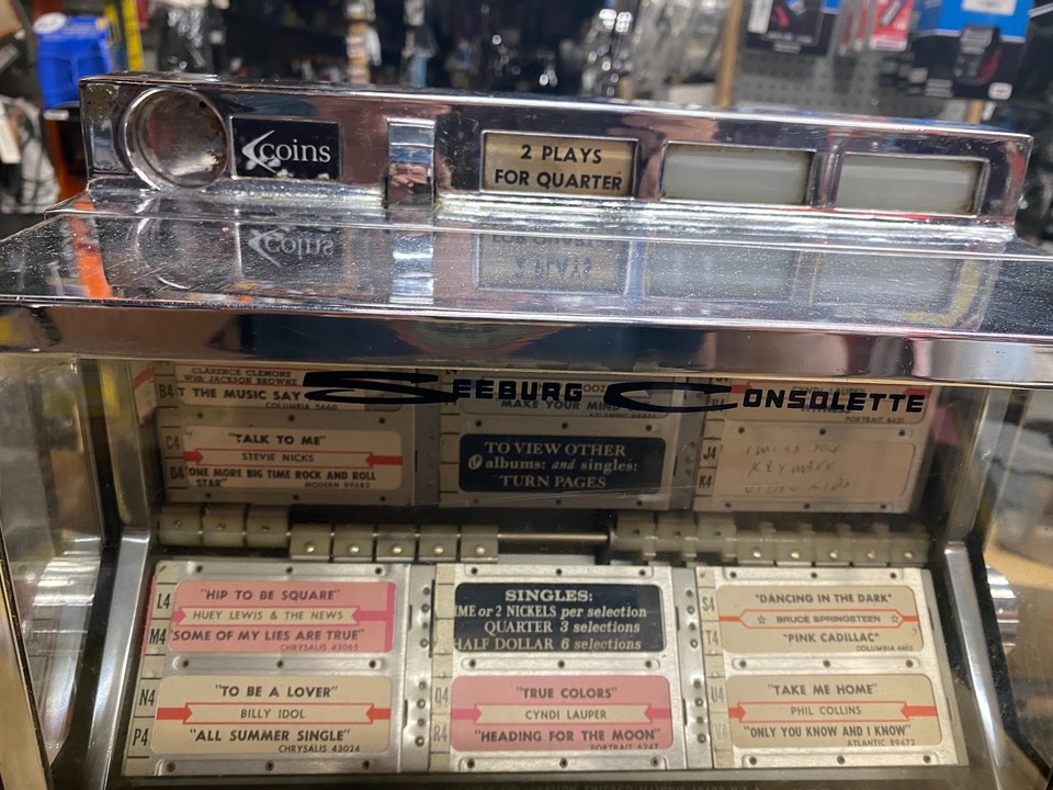 VTG Seeburg Jukebox 1950's Collectible Table top Wall machine Coin Slot ...