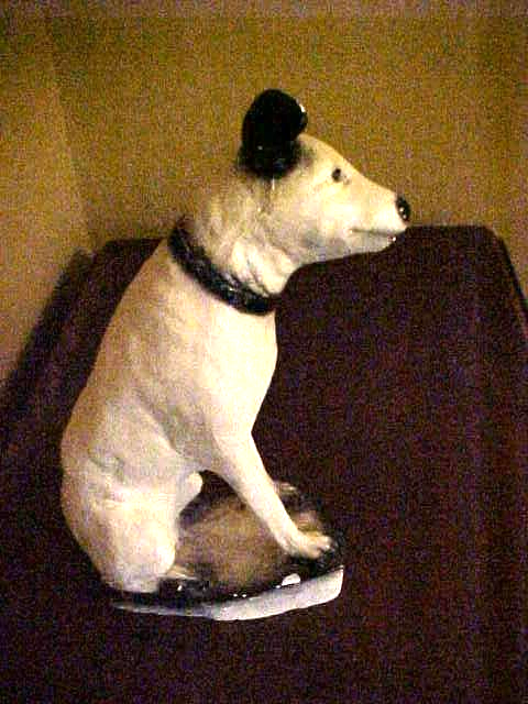 RCA VICTOR PHONOGRAPH VICTOROLA/RADIO "NIPPER" DOG 16 1/2" TALL - CHALK ...