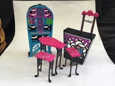 Monster High Beast Bites Cafe Food Drinks Accessories Table Chairs Cart ...