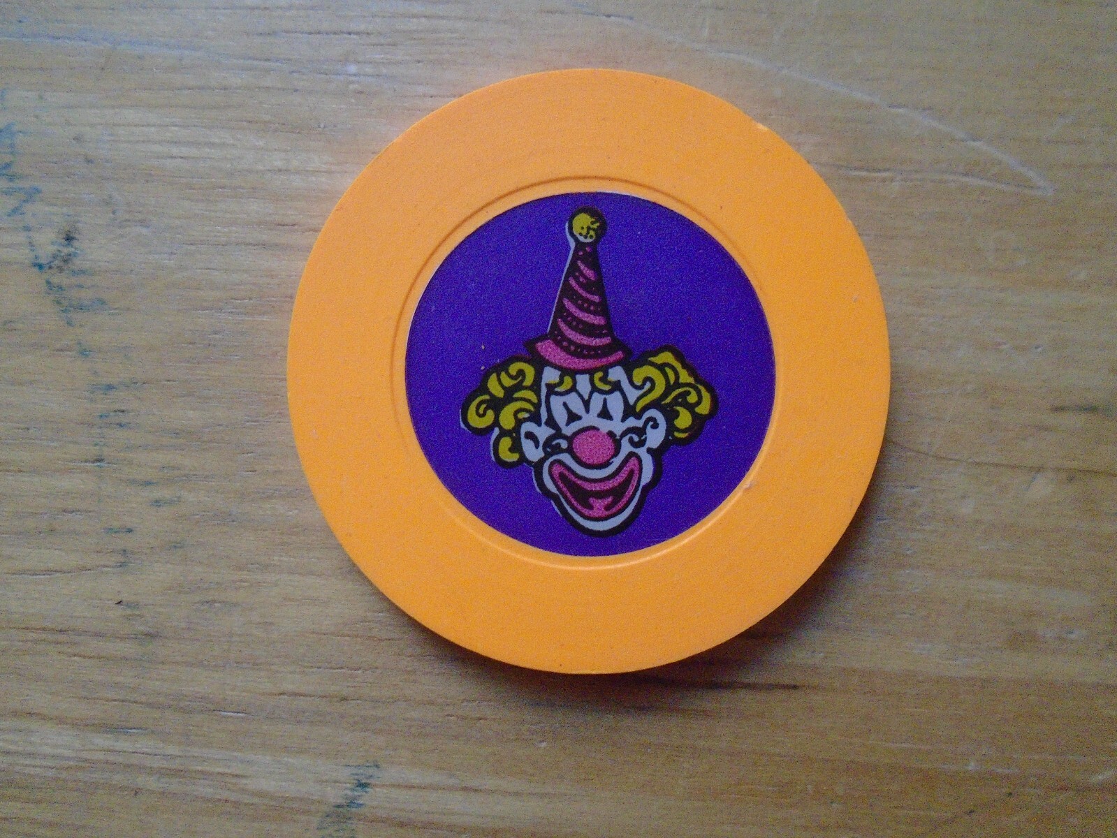 VEGAS HOWIE 1 CIRCUS CIRCUS ROULETTE CHIP ORANGE PURPLE CLOWN VINTAGE ...