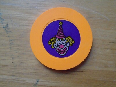 VEGAS HOWIE 1 CIRCUS CIRCUS ROULETTE CHIP ORANGE PURPLE CLOWN VINTAGE ...