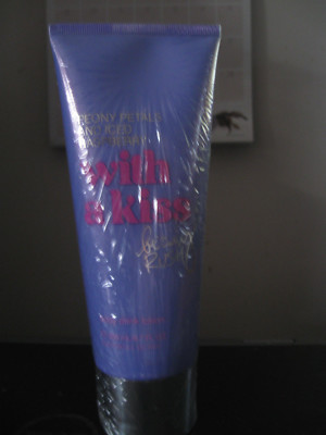 Victoria's Secret Beauty Rush With A Kiss Peony Raspberry Body Lotion ...