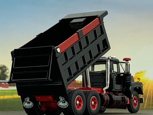 1/64 DCP FIRST GEAR BLACK/RED MACK R DUMP TRUCK | eBay