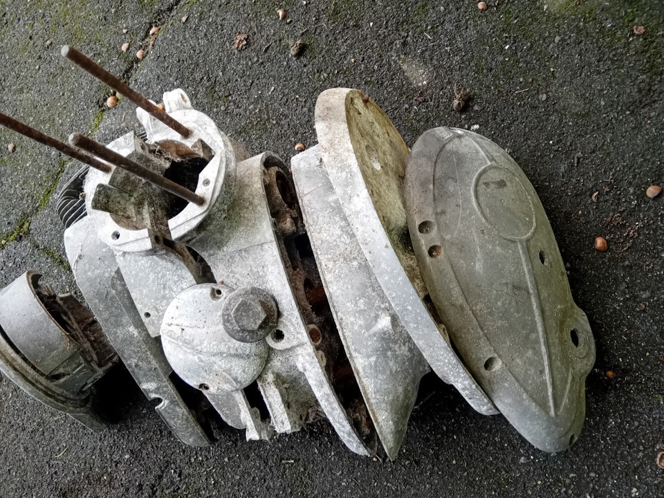 BSA Bantam Engine Casings D14 8524 Used Condition Some Corrosion | eBay UK