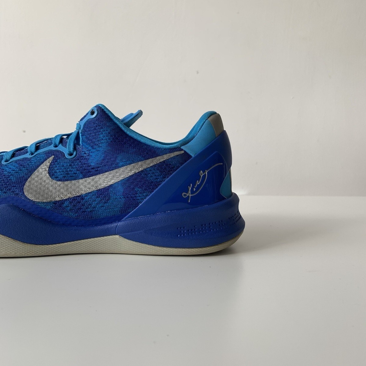 Kobe 8 System Blue Glow
