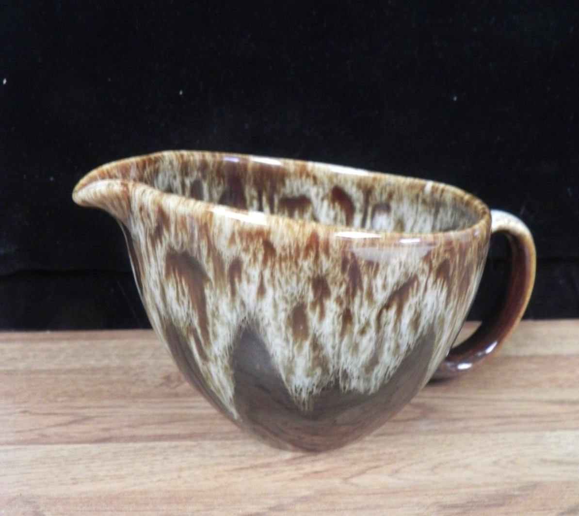 VINTAGE CANONSBURG BROWN DRIP CREAMER PITCHER..3.5 INCH...BROWN AND ...