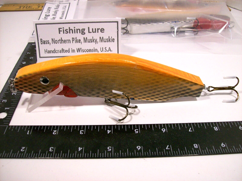 Musky 8" Crankbait Wood Fishing Lure - Bass, Nothern Pike, Walleye ...