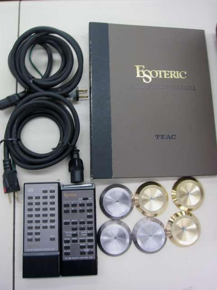 Esoteric D-30/P-30 CD Transport + Remote VRS-D RigidDisc System, Used ...