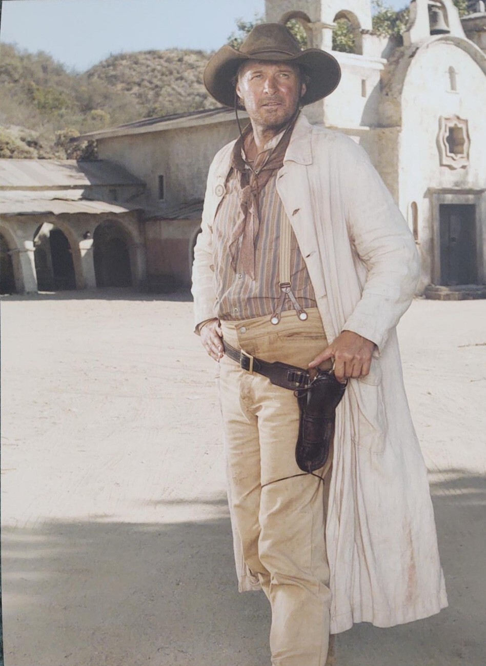 8x10 Color Photo Bruce Boxleitner Bring 'Em Back Alive Scarecrow & Mrs ...