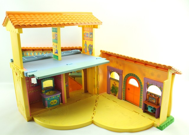Dora the Explorer Large Fold Out Talking Playhouse Dollhouse 2003 ...