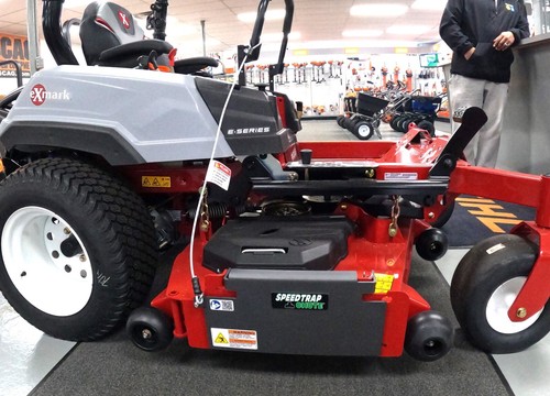 Speedtrap™ Chute Blocker Exmark® Radius® E/S Series (48,52,60)30 Second ...