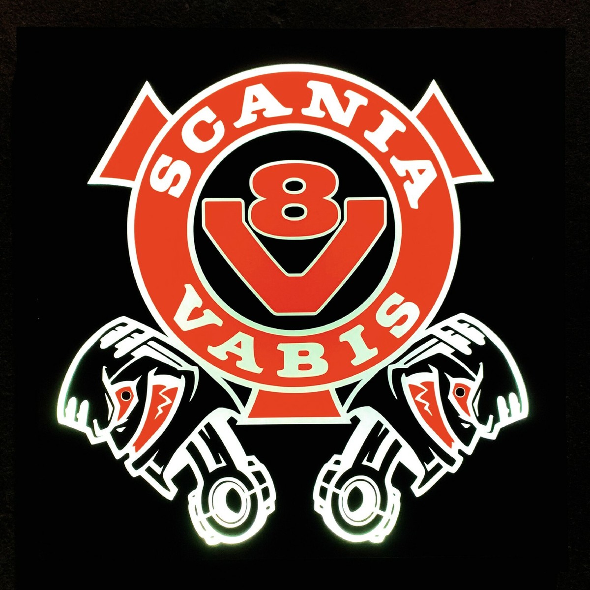 Logo Scania V8 SCANIA NEXTGEN WILLKOMMENSLEUCHTE V8 TRUCKJUNKIE