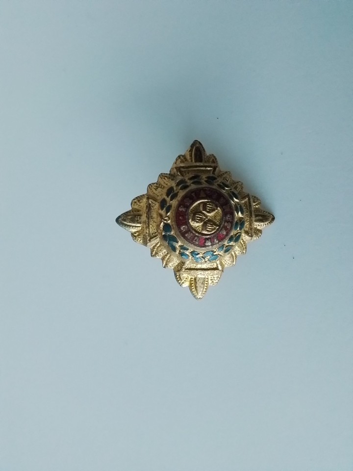 JOBLOT OF 24 X BRITISH MILITARY OFFICERS, RANK STAR, BATH STAR , PIP ...