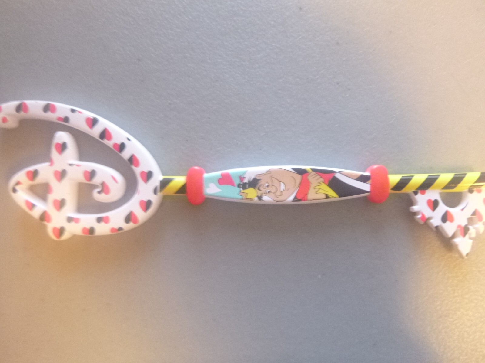 Disney Mystery Key 2022 Alice in Wonderland Series- Queen of Hearts | eBay