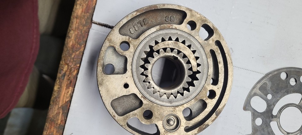 OEM GM ALUMINUM POWERGLIDE TRANSMISSION REAR PUMP SUPPORT HOUSING W ...