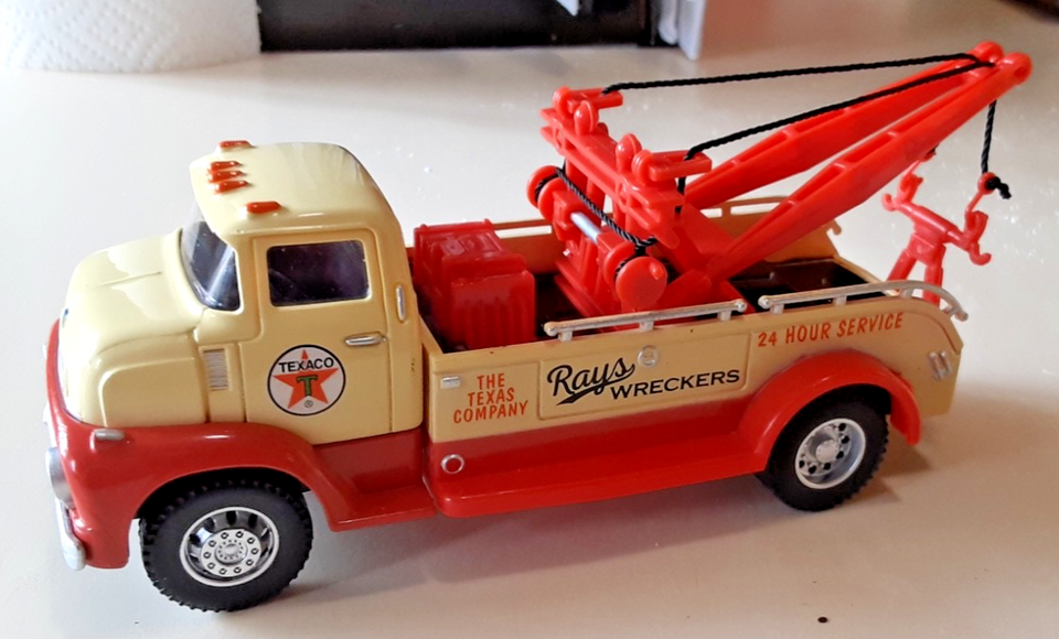 Denver Diecast - Texaco Red/Cream 2-tone 1956 Ford COE Tow Truck 1/48 ...