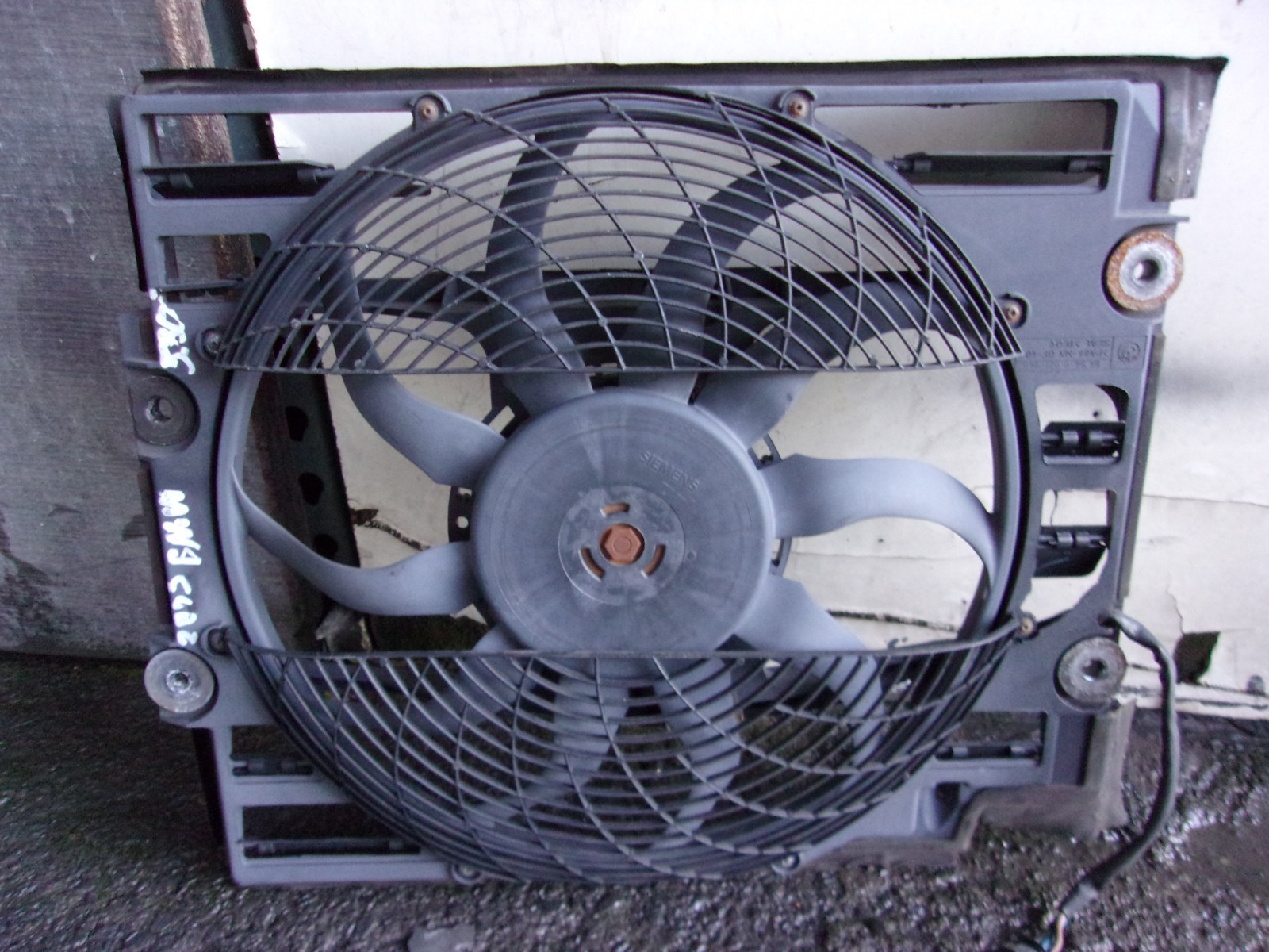 96-03 BMW 5-SERIES E39 RADIATOR COOLING FAN MOTOR 64546921946 OEM | eBay
