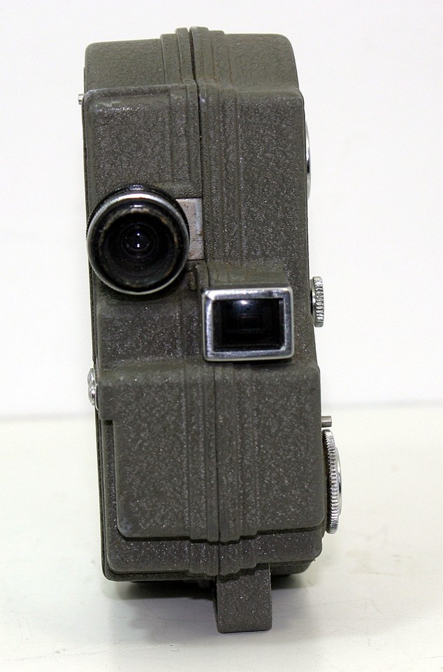 Vtg. Collectors Cinemaster II G-8 Double 8mm Cine Camera Universal ...