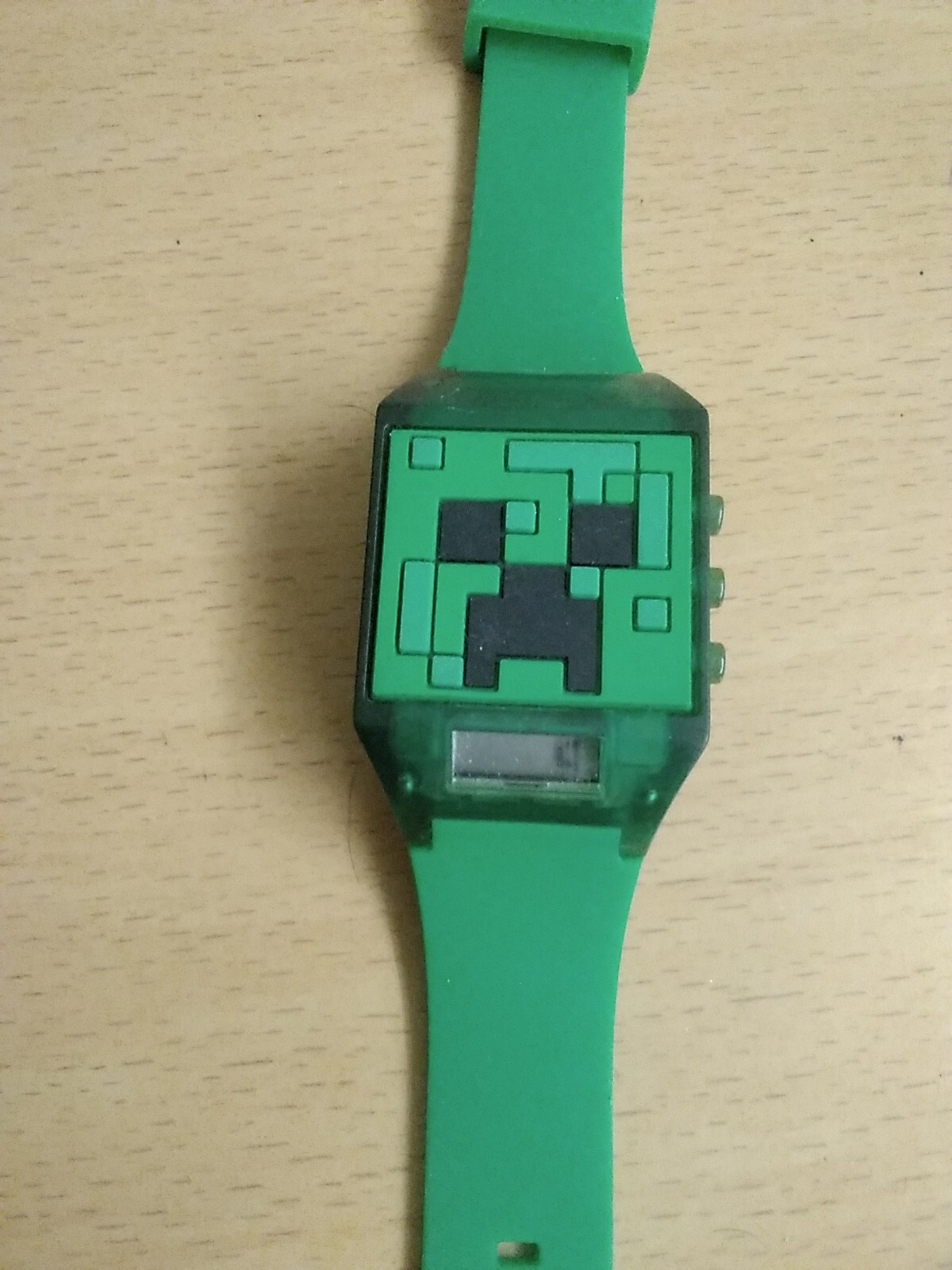 Mojang Genuine Minecraft Kinetic Flashing Digital Watch Creeper Steve ...