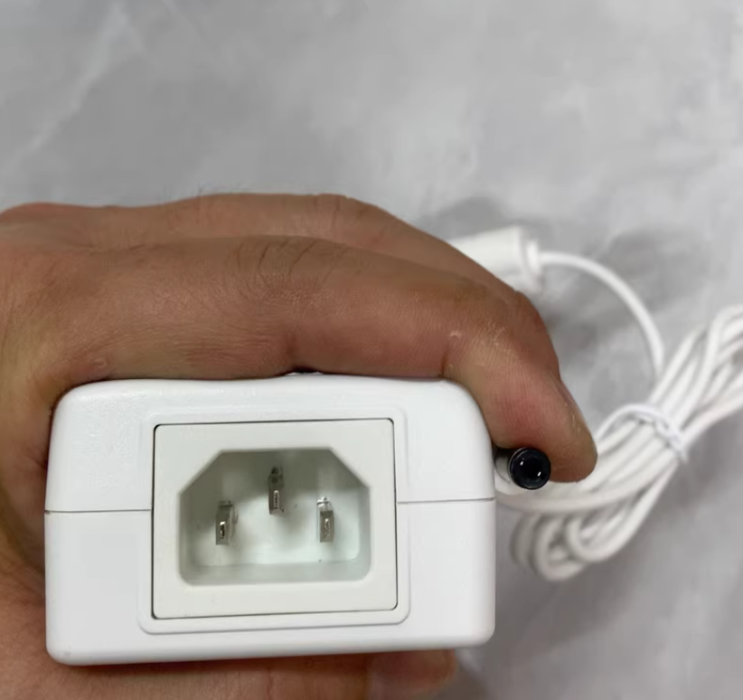 UE UES90-120700SPA3 12.0V 7.0A 84.0W Switching Power Adaptor Good ...