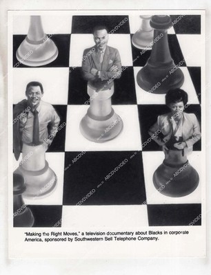 o48296 circa 1990 orig photo no IMDB business politics peopla as chess ...