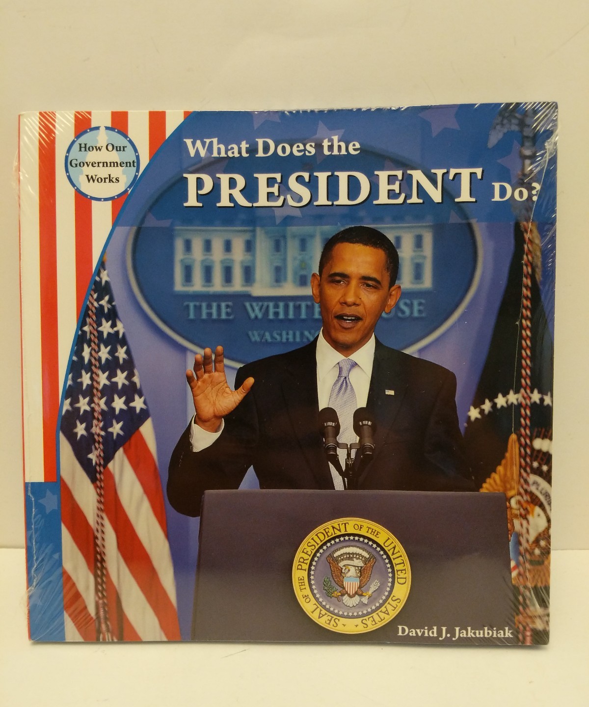 Lot of 6- BRAND NEW! WHAT DOES THE PRESIDENT DO? (HOW OUR GOVERNMENT ...