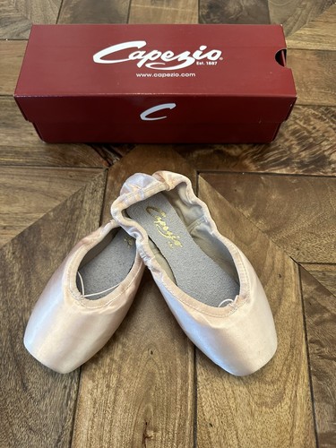 New! Capezio #126 “Tiffany” Pointe Shoes Size 6.5 N | eBay