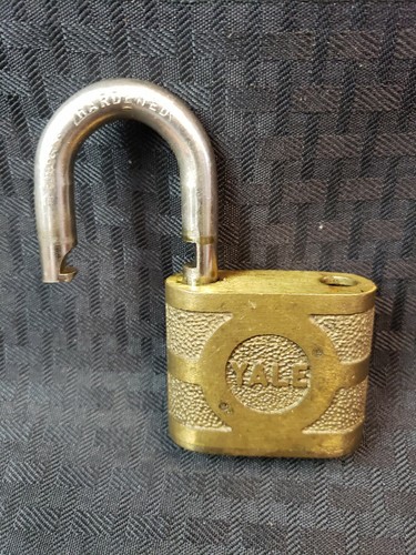 Vintage Large Yale Super Pin Tumbler Lock W/ Keys Padlock 3 1/4" x 2 ...