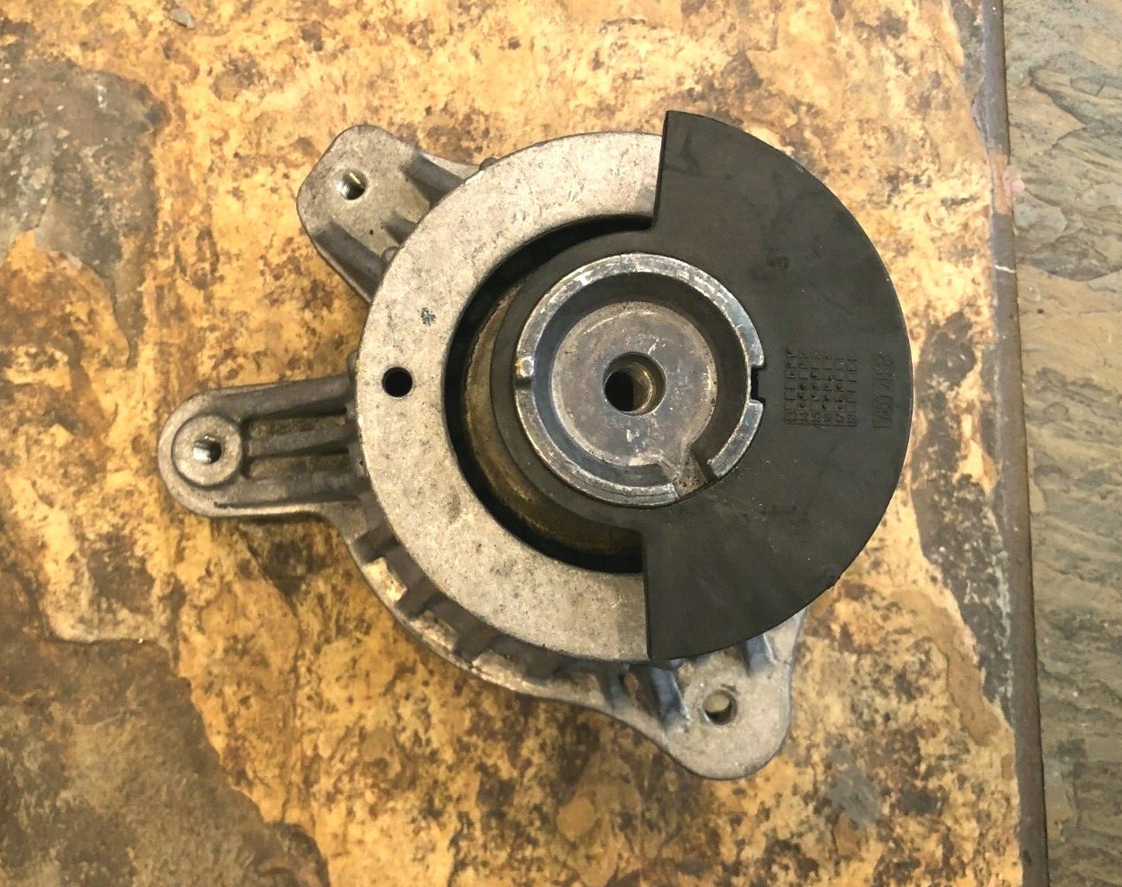 2017-2020 MERCEDES C300 4Matic Base LEFT ENGINE MOTOR MOUNT, 2052407600 ...