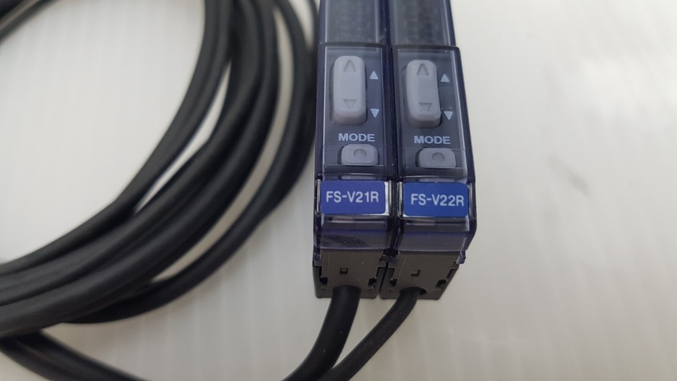 KEYENCE FS-V21R, FS-V22R Photoelectric Fiber Optic Amplifier | eBay