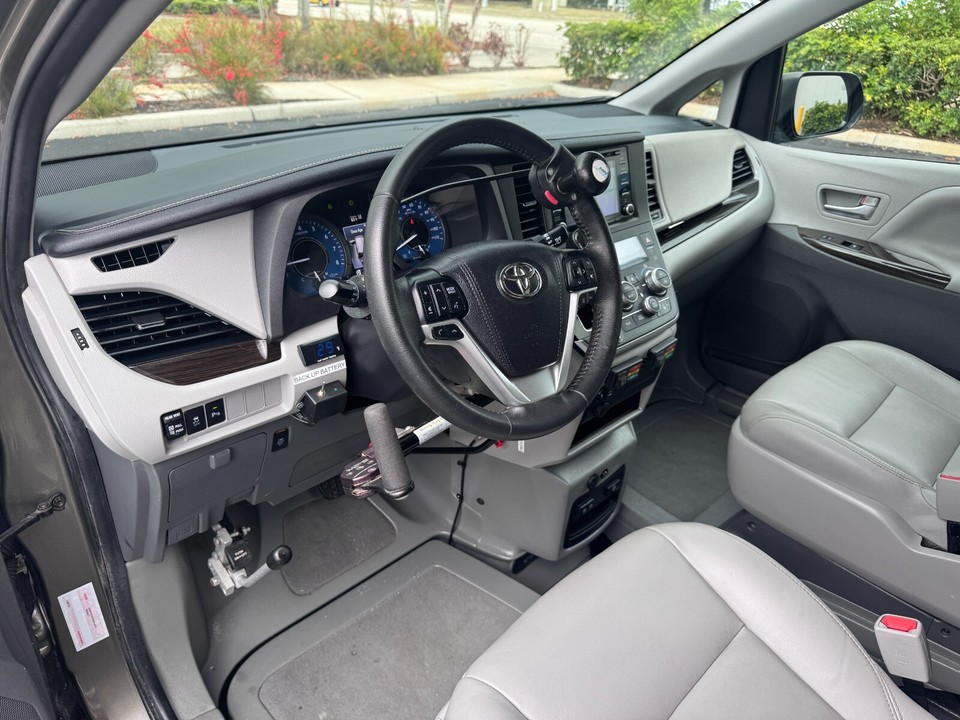 2020 Toyota Sienna XLE PREMIUM Braunability Power RAMP Handicap Van | eBay