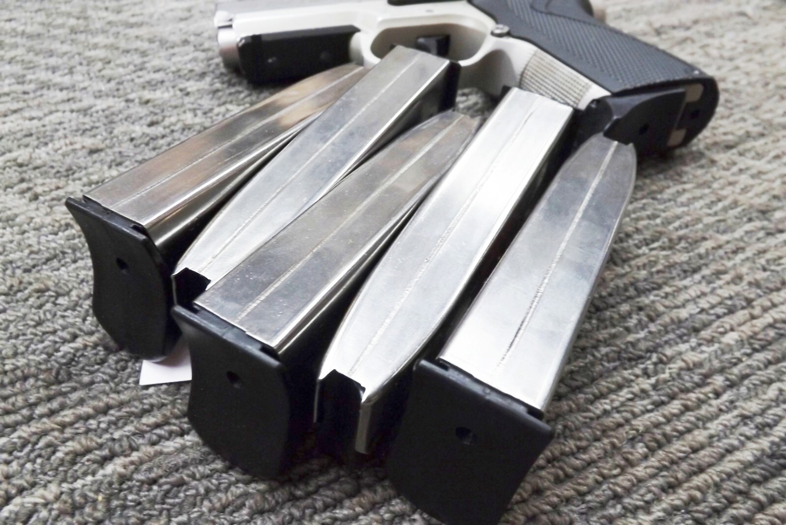 Top quality replacement .40 S&W 8 shot Magazine fits Smith & Wesson ...