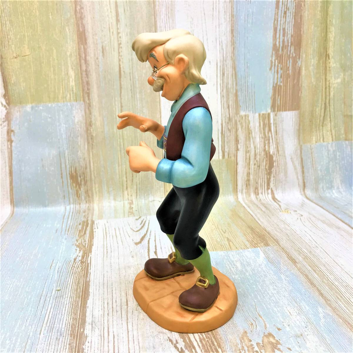 Disney WDCC Pinocchio Good-bye, Son Geppetto Figurine | eBay