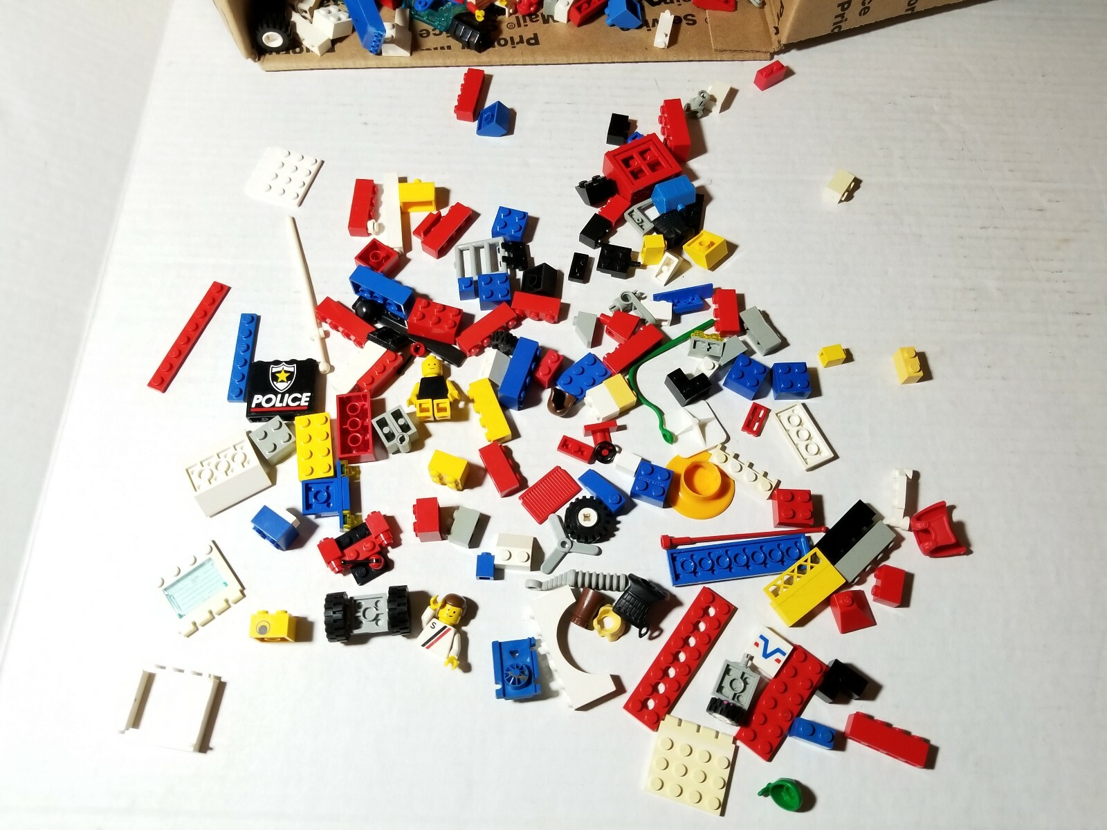 VINTAGE 1983-1984 LEGO BLUE & RED FULL W/ LEGOS Collectible CASES ...